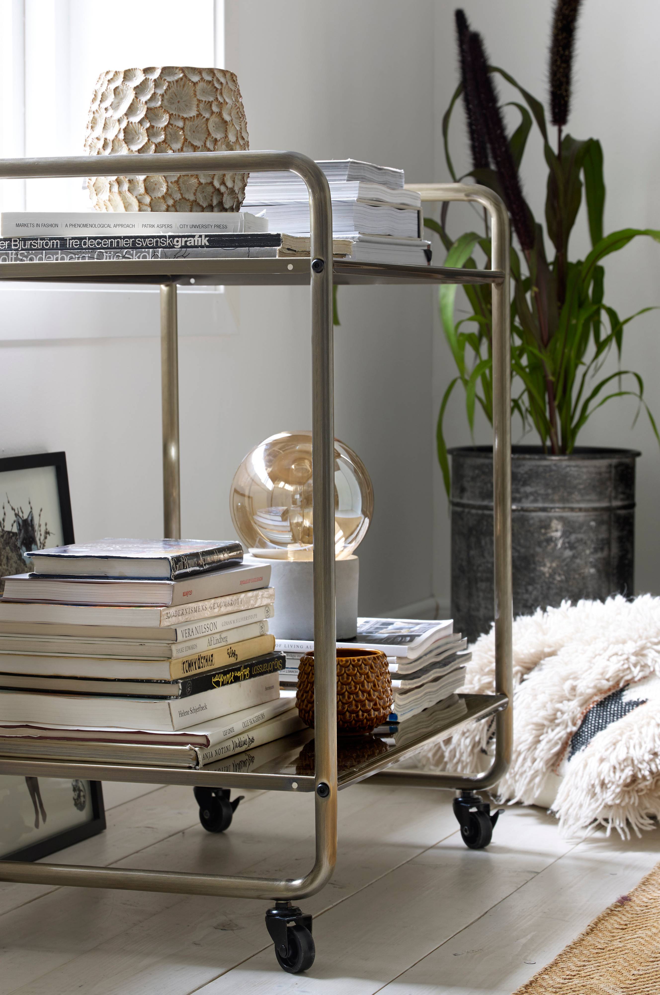 Ellos Home Hylla på hjul Morris - Mässing - Hem & inredning - Ellos.se