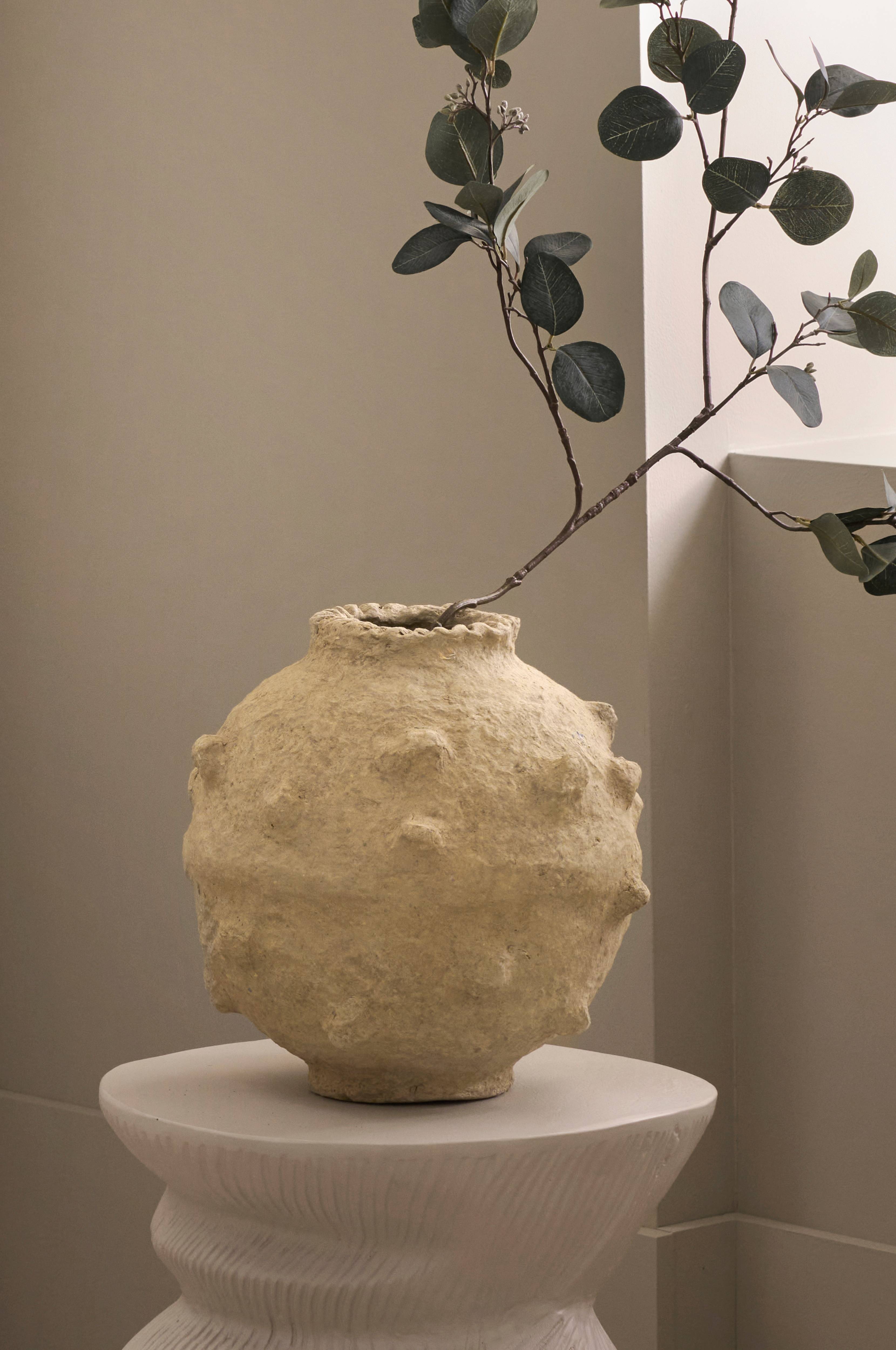 Ellos Home Vas Sindre Papier-maché höjd 30 cm - Beige - Krukor & vaser ...