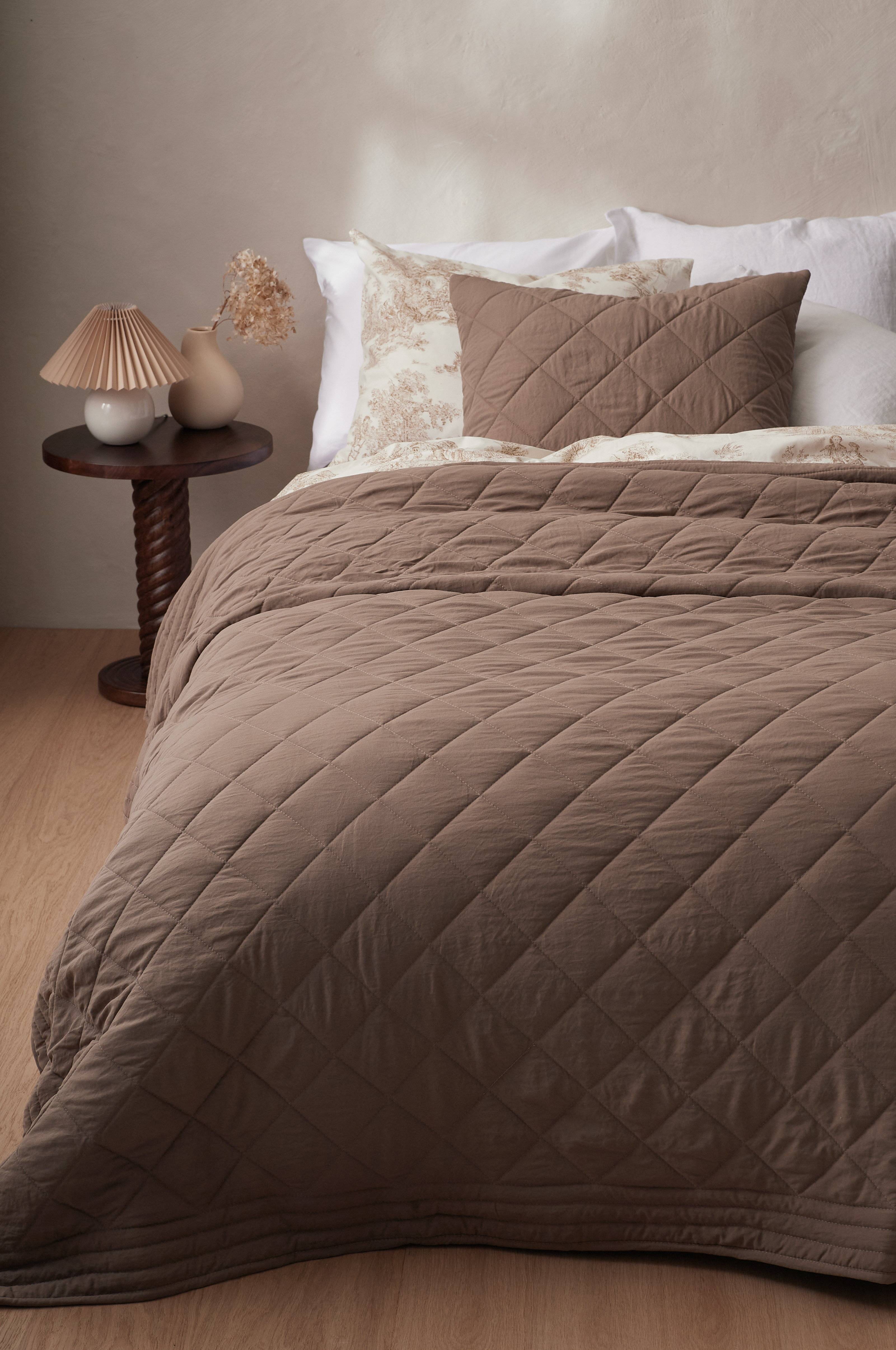 Ellos Päiväpeite Heaven - Ruskea - Päiväpeitteet | Ellos.fi