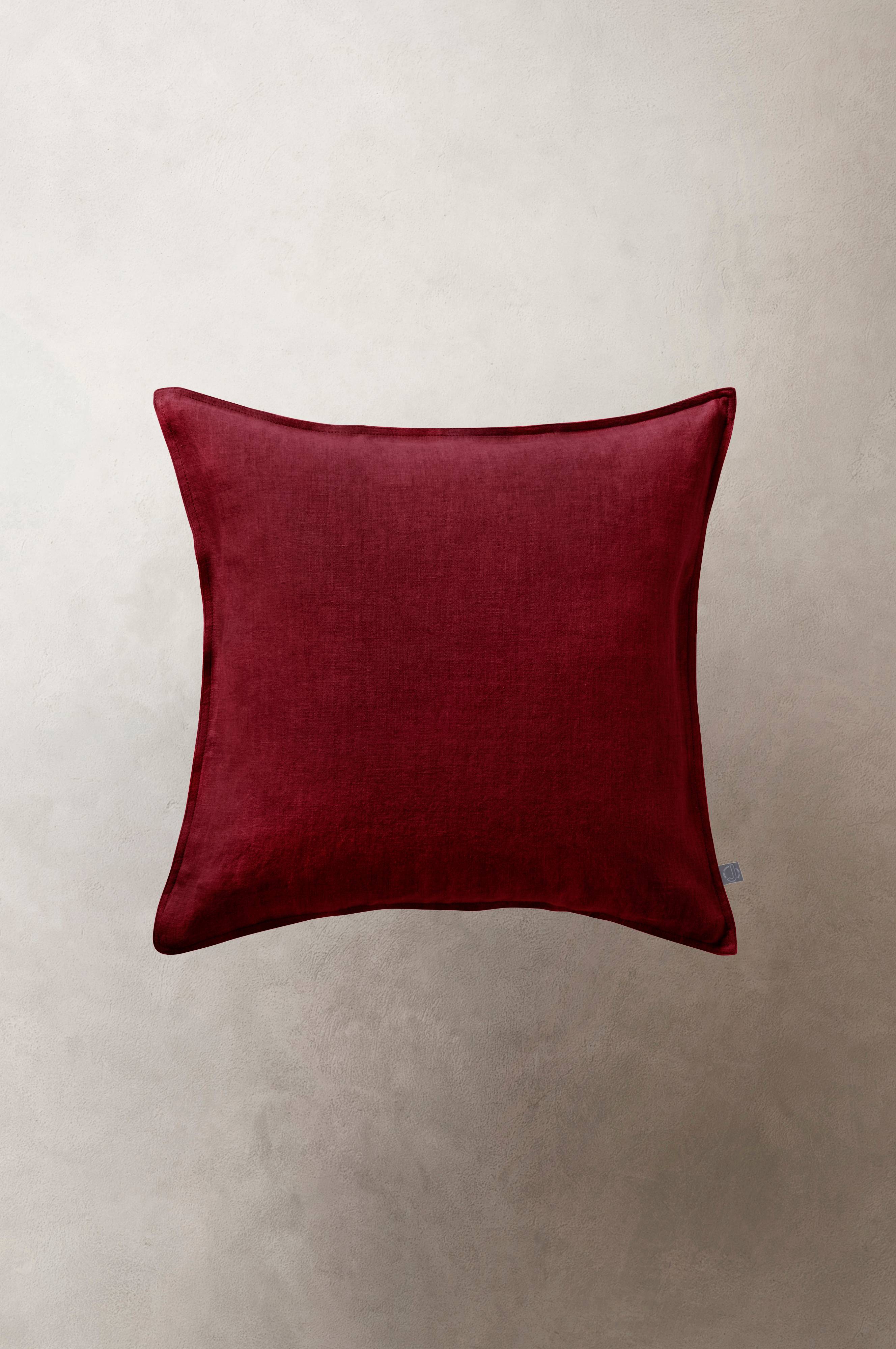 meja-tyynynp-llinen-50x50-cm-punainen-tyynyt-torkkupeitot-jotex